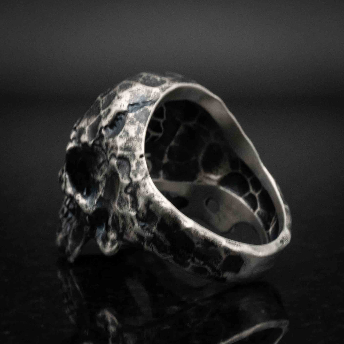 Flint Skull Ring – Mamba Metals