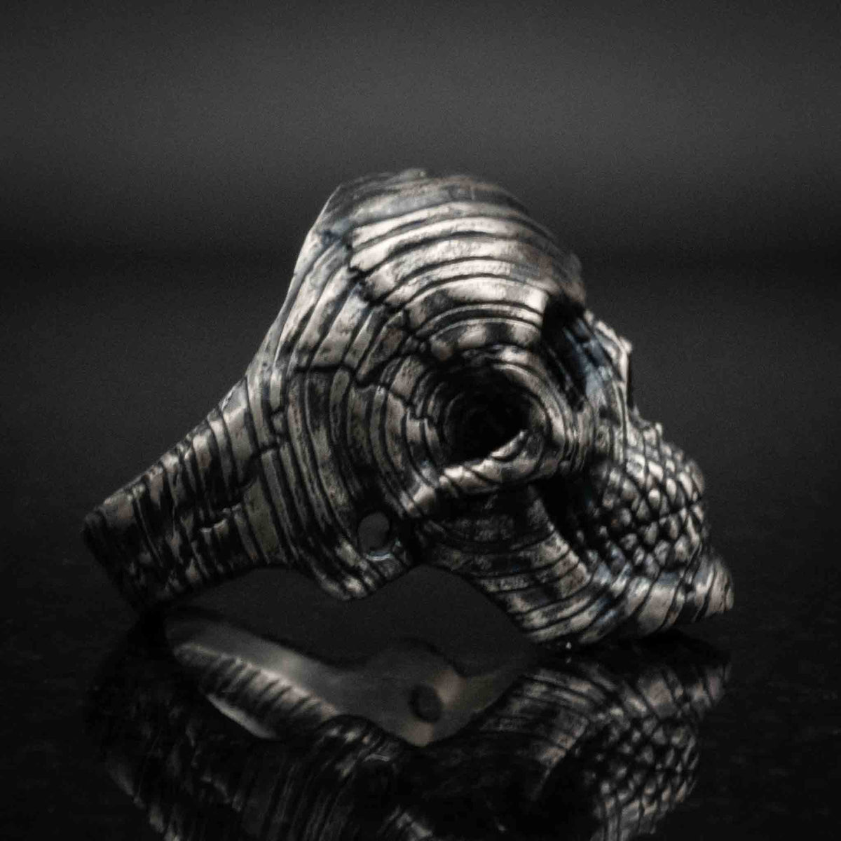 Timber Skull Ring – Mamba Metals
